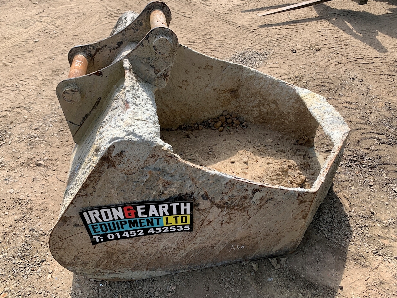 3.5ft 14 Tonne Concrete Pouring Bucket | Iron and Earth