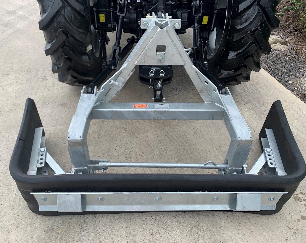 Ritchie Heavy Duty Yard Scraper | Iron and Earth