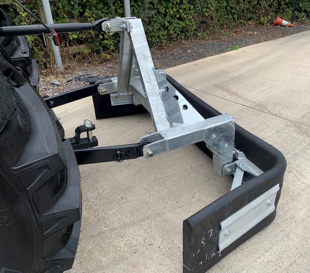 Ritchie Heavy Duty Yard Scraper | Iron and Earth